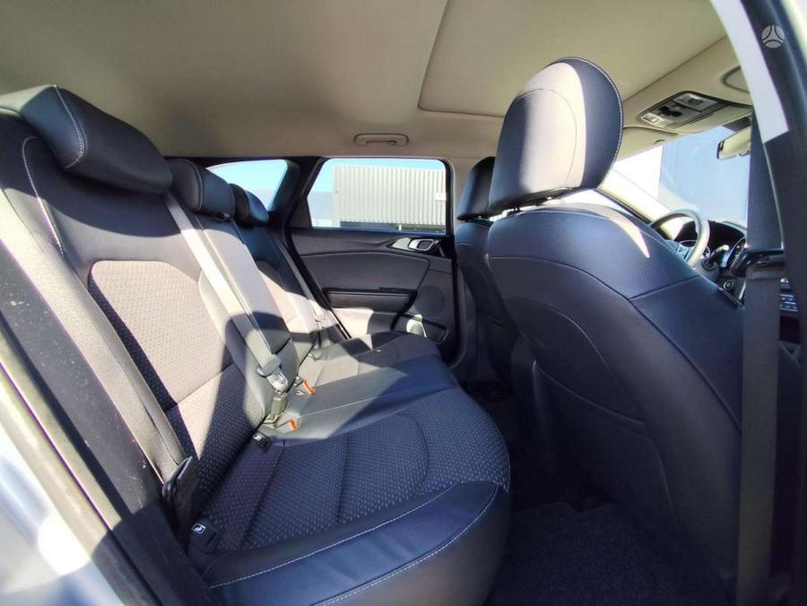 Grey Kia Ceed 2018 in Siauliai, with an engine capacity of 1.60 L and mileage of 217 thousand km for 7590 €, photo 22 on AUTOMOTO.COM.LV
