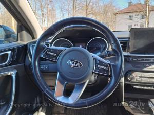 Grey Kia Ceed 2019 in Kuressaare, with an engine capacity of 1.60 L and mileage of 82 thousand km for 16000 €, photo 5 on AUTOMOTO.COM.LV