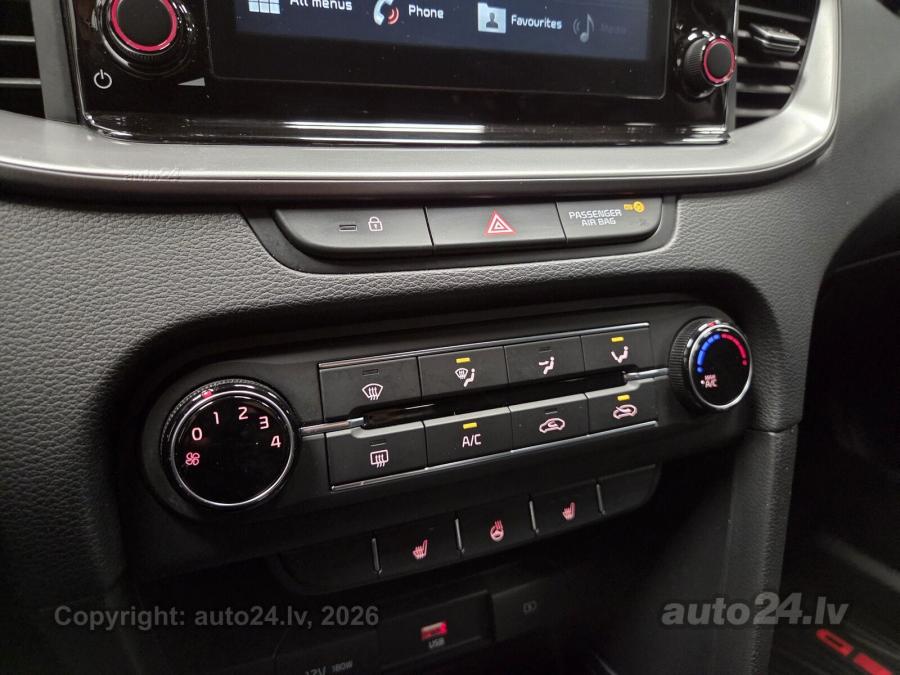 Grey Kia Ceed 2019 in Tallinn, with an engine capacity of 1.40 L and mileage of 84 thousand km for 12900 €, photo 12 on AUTOMOTO.COM.LV