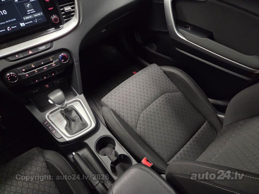 Grey Kia Ceed 2019 in Tallinn, with an engine capacity of 1.40 L and mileage of 84 thousand km for 12900 €, photo 18 on AUTOMOTO.COM.LV