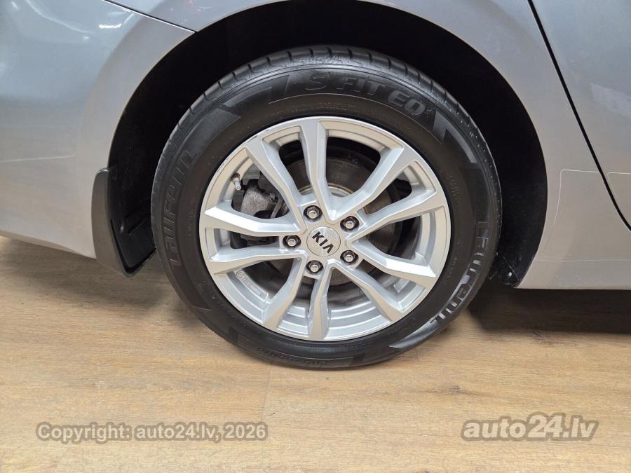 Grey Kia Ceed 2019 in Tallinn, with an engine capacity of 1.40 L and mileage of 84 thousand km for 12900 €, photo 23 on AUTOMOTO.COM.LV