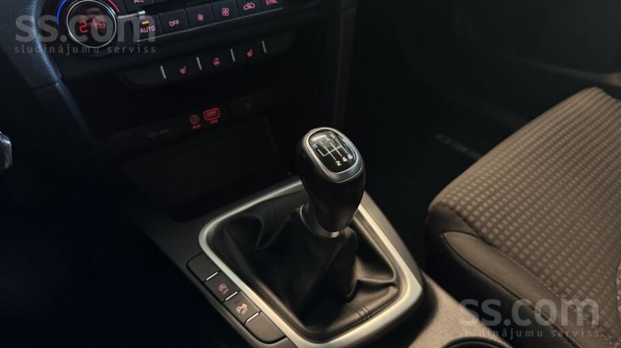 Pelēks Kia Ceed 2019 Rīga, ar dzinēja tilpumu 1.40 L un nobraukumu 92 tūkst. km par 9900 €, foto 22 vietnē AUTOMOTO.COM.LV