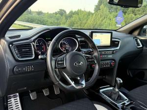 Grey Kia Ceed 2019 in Raseiniai, with an engine capacity of 1.60 L and mileage of 279 thousand km for 9999 €, photo 16 on AUTOMOTO.COM.LV
