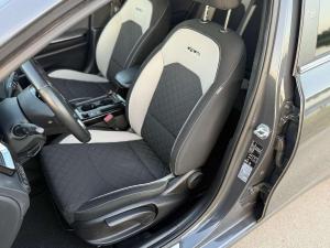Grey Kia Ceed 2019 in Raseiniai, with an engine capacity of 1.60 L and mileage of 279 thousand km for 9999 €, photo 17 on AUTOMOTO.COM.LV