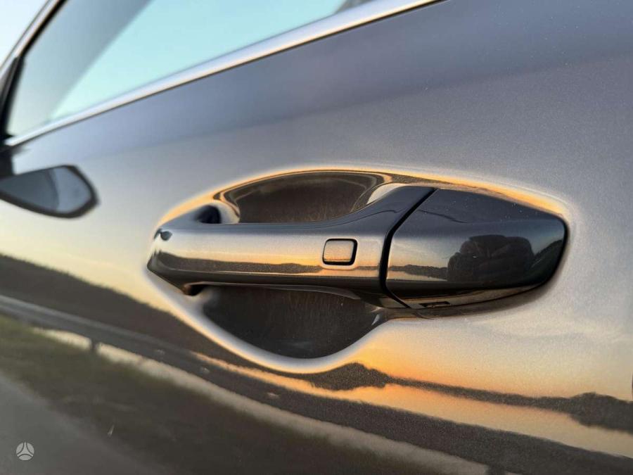 Grey Kia Ceed 2019 in Raseiniai, with an engine capacity of 1.60 L and mileage of 279 thousand km for 9999 €, photo 31 on AUTOMOTO.COM.LV