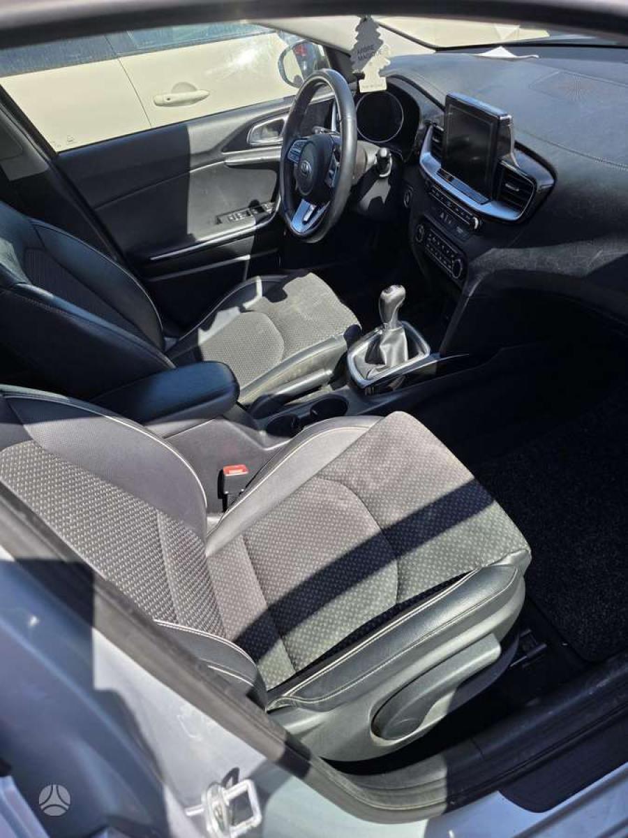 Grey Kia Ceed 2019 in Taurage, with an engine capacity of 1.60 L and mileage of 255 thousand km for 6100 €, photo 6 on AUTOMOTO.COM.LV