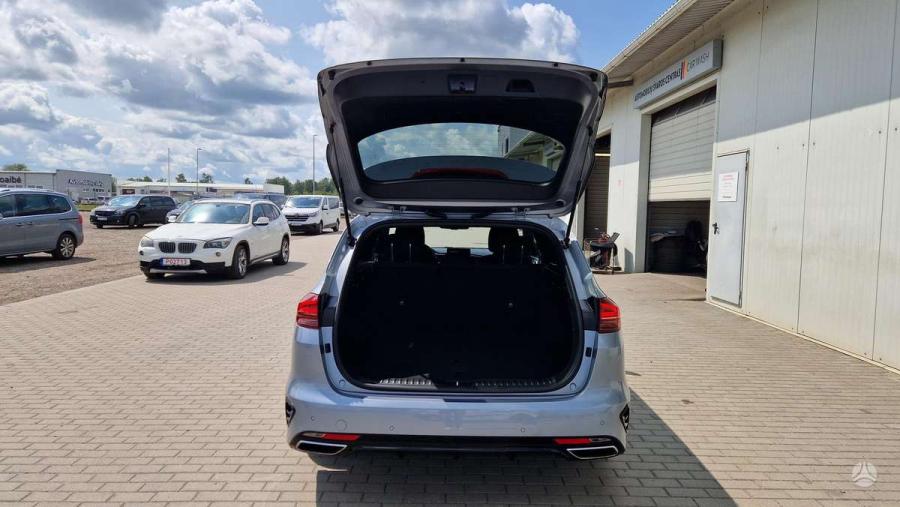 Grey Kia Ceed 2019 in Marijampole, with an engine capacity of 1.60 L and mileage of 183 thousand km for 10284 €, photo 8 on AUTOMOTO.COM.LV