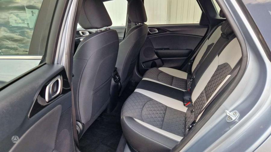 Grey Kia Ceed 2019 in Marijampole, with an engine capacity of 1.60 L and mileage of 183 thousand km for 10284 €, photo 17 on AUTOMOTO.COM.LV
