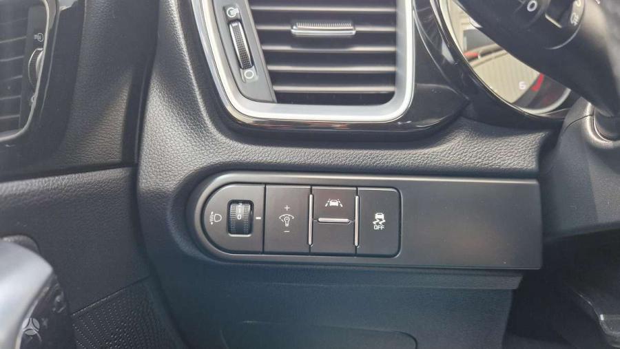 Grey Kia Ceed 2019 in Marijampole, with an engine capacity of 1.60 L and mileage of 183 thousand km for 10284 €, photo 23 on AUTOMOTO.COM.LV