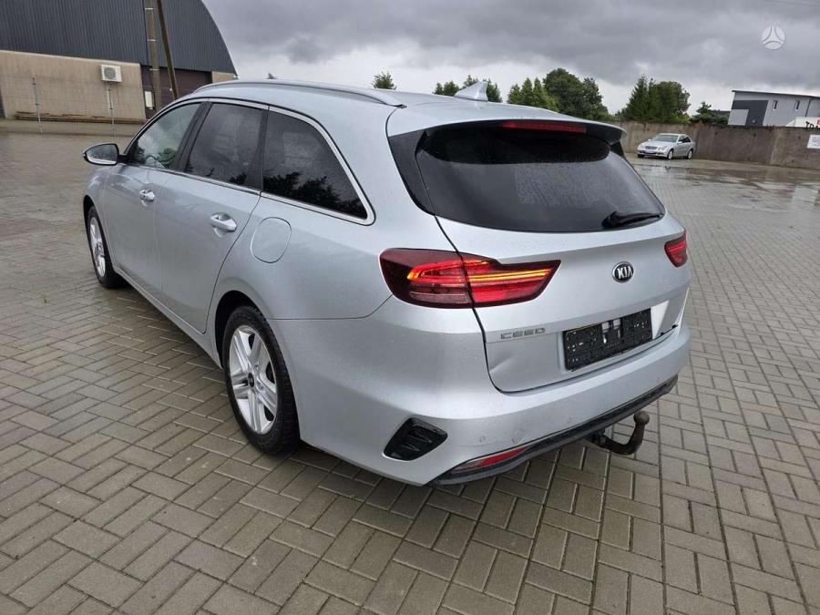 Grey Kia Ceed 2019 in Taurage, with an engine capacity of 1.60 L and mileage of 250 thousand km for 5700 €, photo 4 on AUTOMOTO.COM.LV
