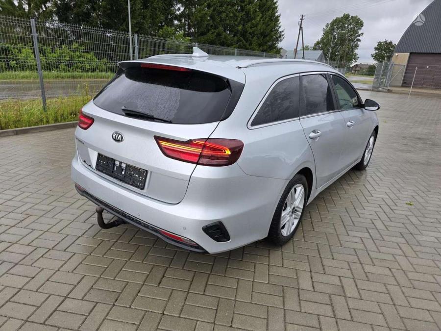 Grey Kia Ceed 2019 in Taurage, with an engine capacity of 1.60 L and mileage of 250 thousand km for 5700 €, photo 5 on AUTOMOTO.COM.LV