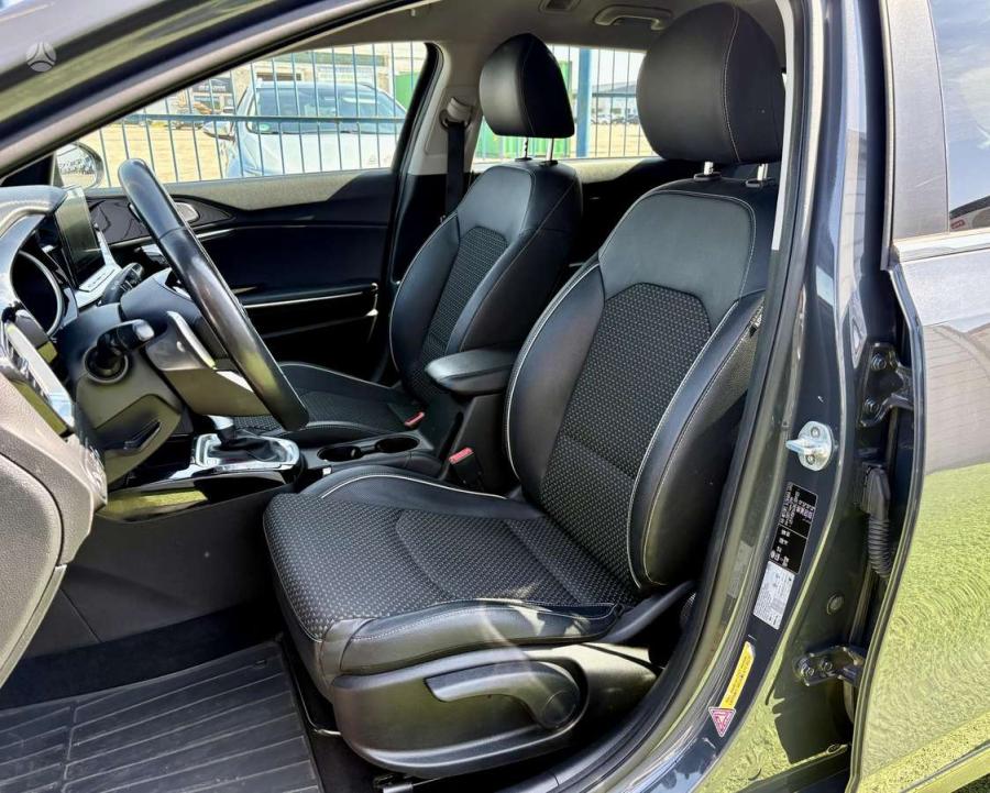 Pelēks Kia Ceed 2019 Panevēža, ar dzinēja tilpumu 1.35 L un nobraukumu 150 tūkst. km par 12700 €, foto 12 vietnē AUTOMOTO.COM.LV