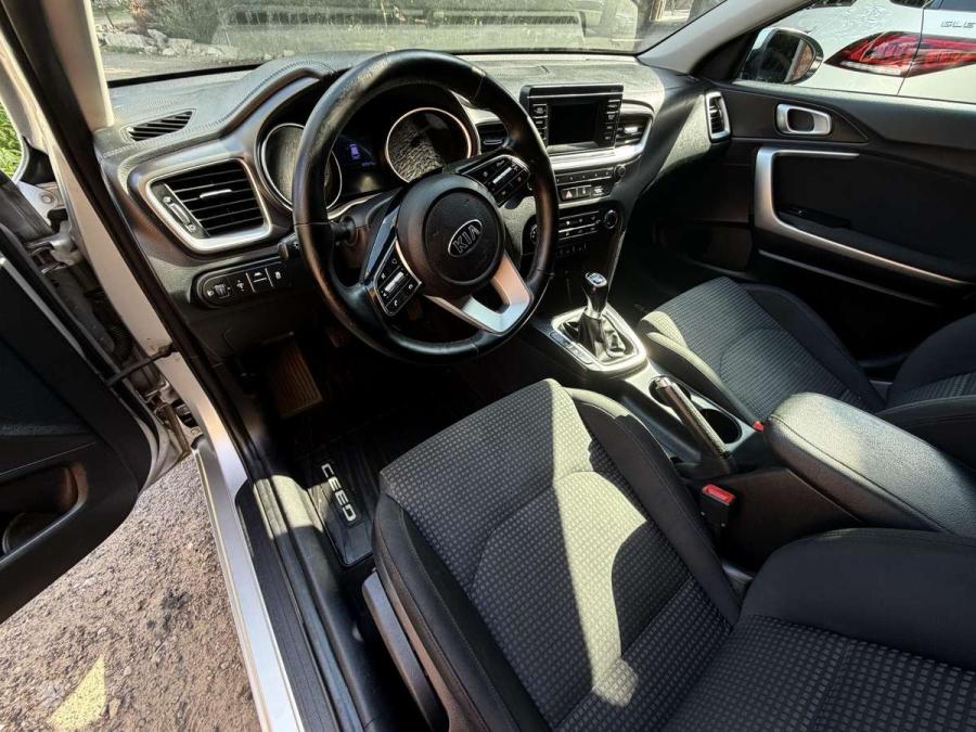 Pelēks Kia Ceed 2019 Kauņa, ar dzinēja tilpumu 1.60 L un nobraukumu 147 tūkst. km par 10500 €, foto 28 vietnē AUTOMOTO.COM.LV