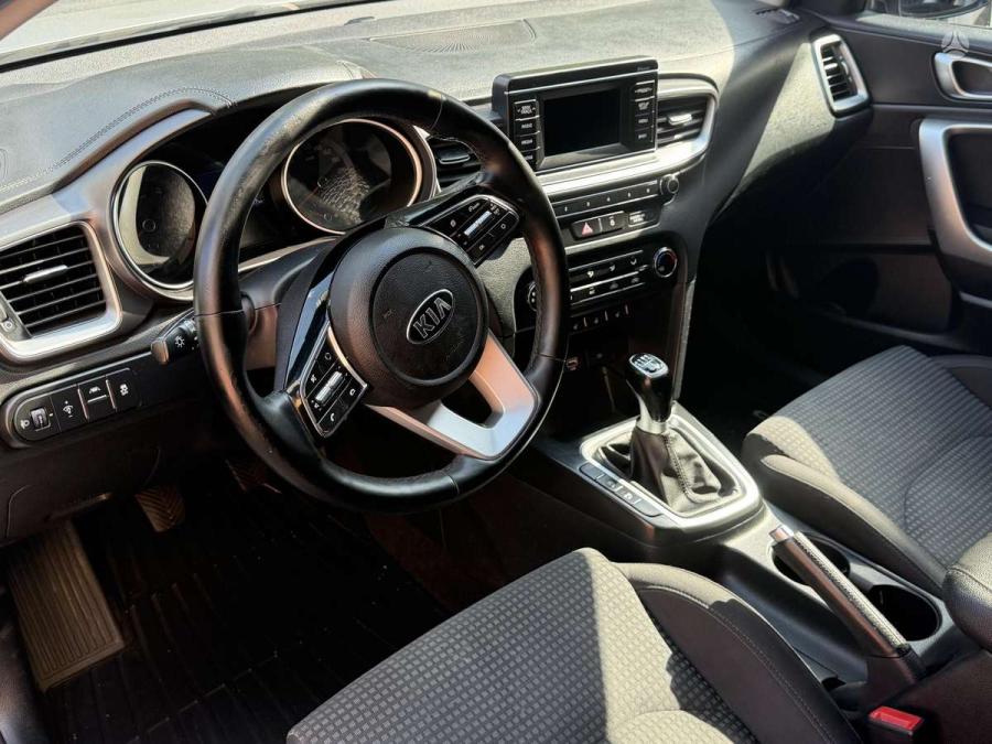 Pelēks Kia Ceed 2019 Kauņa, ar dzinēja tilpumu 1.60 L un nobraukumu 147 tūkst. km par 10500 €, foto 29 vietnē AUTOMOTO.COM.LV