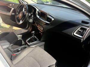 Pelēks Kia Ceed 2019 Kauņa, ar dzinēja tilpumu 1.60 L un nobraukumu 147 tūkst. km par 10500 €, foto 39 vietnē AUTOMOTO.COM.LV