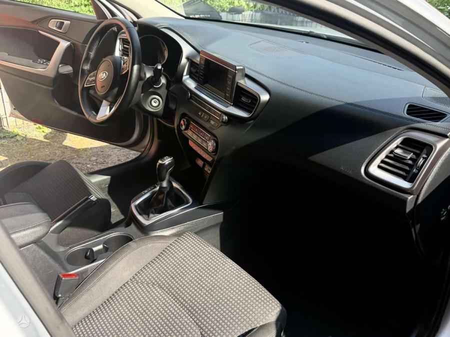 Pelēks Kia Ceed 2019 Kauņa, ar dzinēja tilpumu 1.60 L un nobraukumu 147 tūkst. km par 10500 €, foto 39 vietnē AUTOMOTO.COM.LV