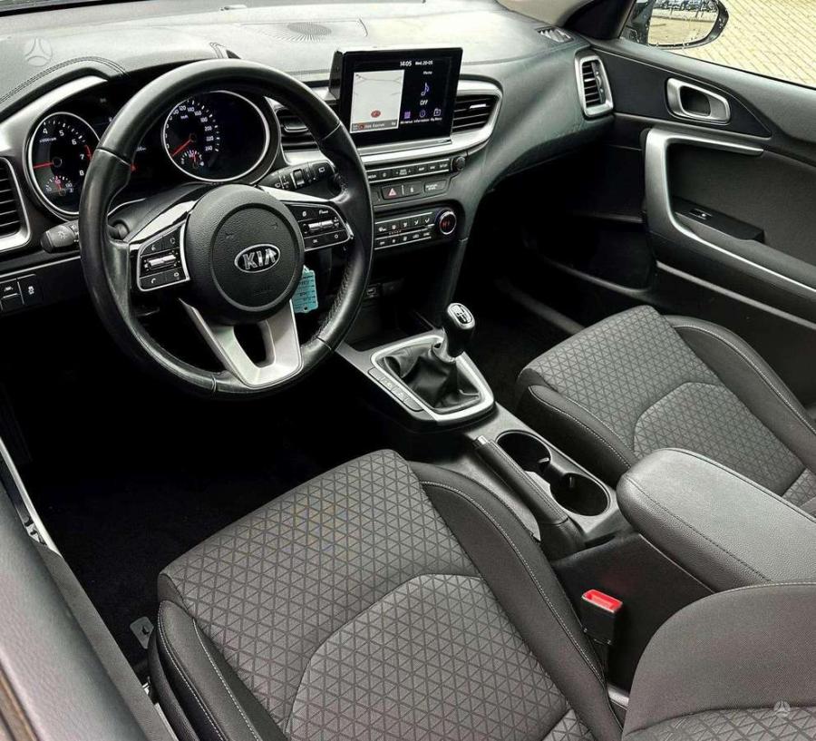 Grey Kia Ceed 2019 in Kaunas, with an engine capacity of 1.00 L and mileage of 184 thousand km for 7500 €, photo 6 on AUTOMOTO.COM.LV