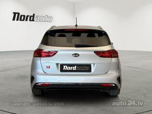 Grey Kia Ceed 2020 in Tallinn, with an engine capacity of 1.60 L and mileage of 124 thousand km for 10900 €, photo 5 on AUTOMOTO.COM.LV
