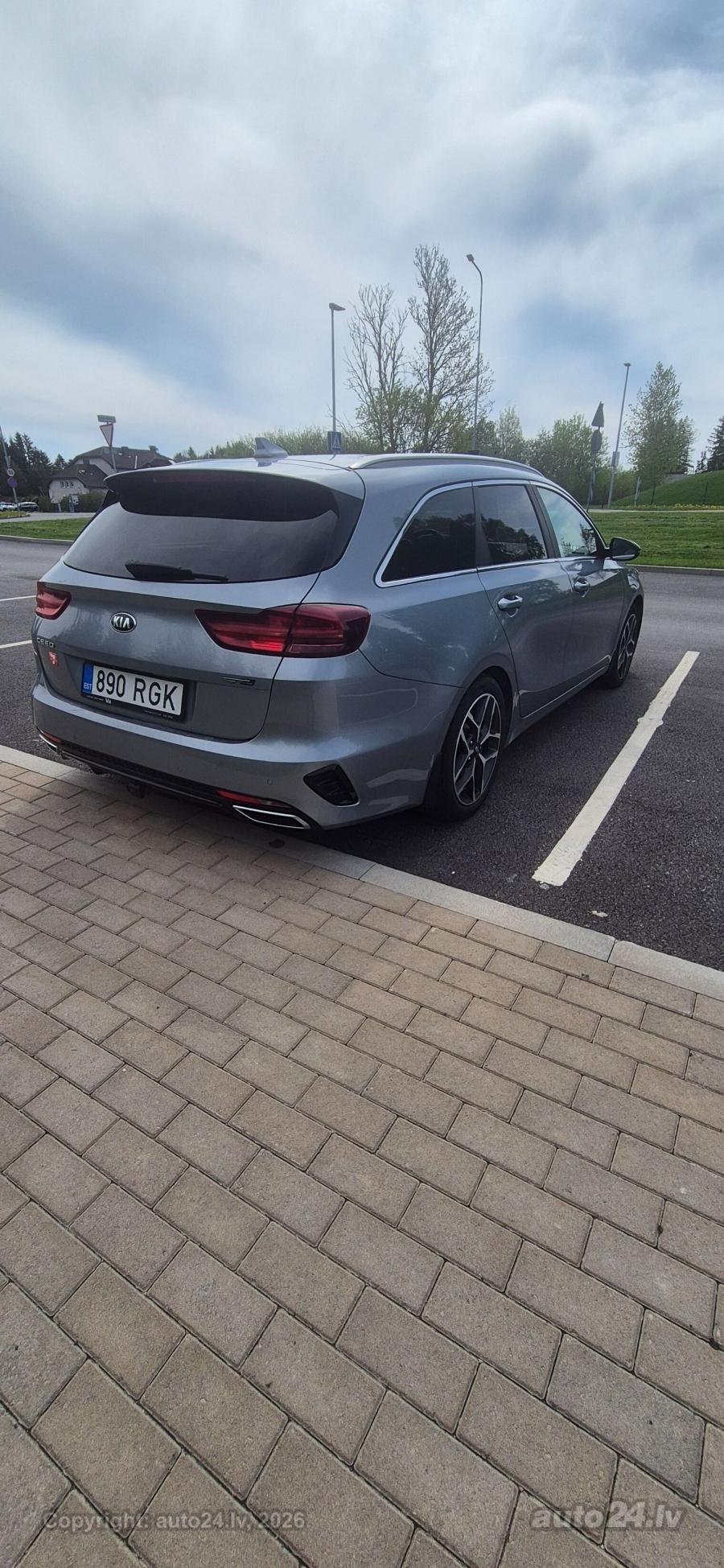 Grey Kia Ceed 2020 in Tallinn, with an engine capacity of 1.40 L and mileage of 213 thousand km for 12600 €, photo 4 on AUTOMOTO.COM.LV