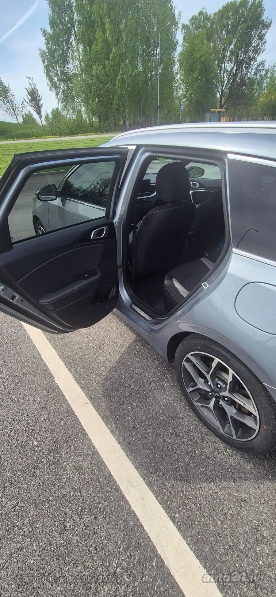 Grey Kia Ceed 2020 in Tallinn, with an engine capacity of 1.40 L and mileage of 213 thousand km for 12600 €, photo 7 on AUTOMOTO.COM.LV