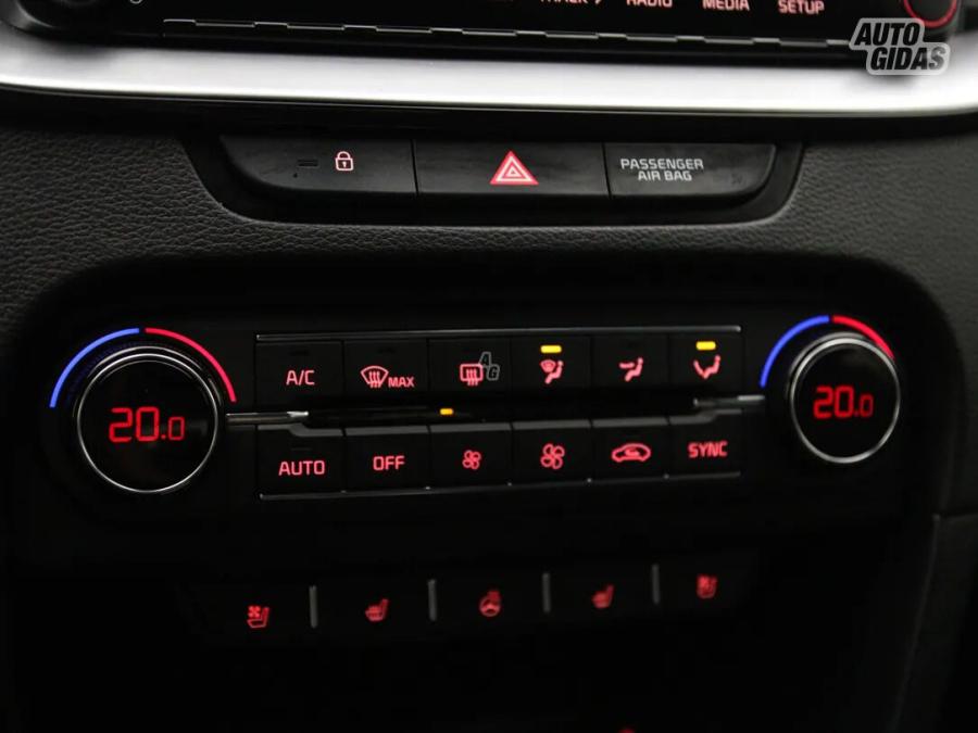 Grey Kia Ceed 2020 in Vilnius, with an engine capacity of 1.60 L and mileage of 165 thousand km for 12699 €, photo 21 on AUTOMOTO.COM.LV