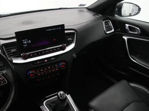 Grey Kia Ceed 2020 in Vilnius, with an engine capacity of 1.60 L and mileage of 165 thousand km for 12699 €, photo 22 on AUTOMOTO.COM.LV