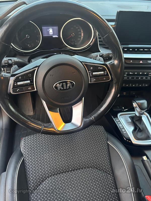 Grey Kia Ceed 2020 in Tallinn, with an engine capacity of 1.40 L and mileage of 109 thousand km for 14900 €, photo 8 on AUTOMOTO.COM.LV