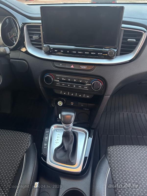 Grey Kia Ceed 2020 in Tallinn, with an engine capacity of 1.40 L and mileage of 109 thousand km for 14900 €, photo 10 on AUTOMOTO.COM.LV