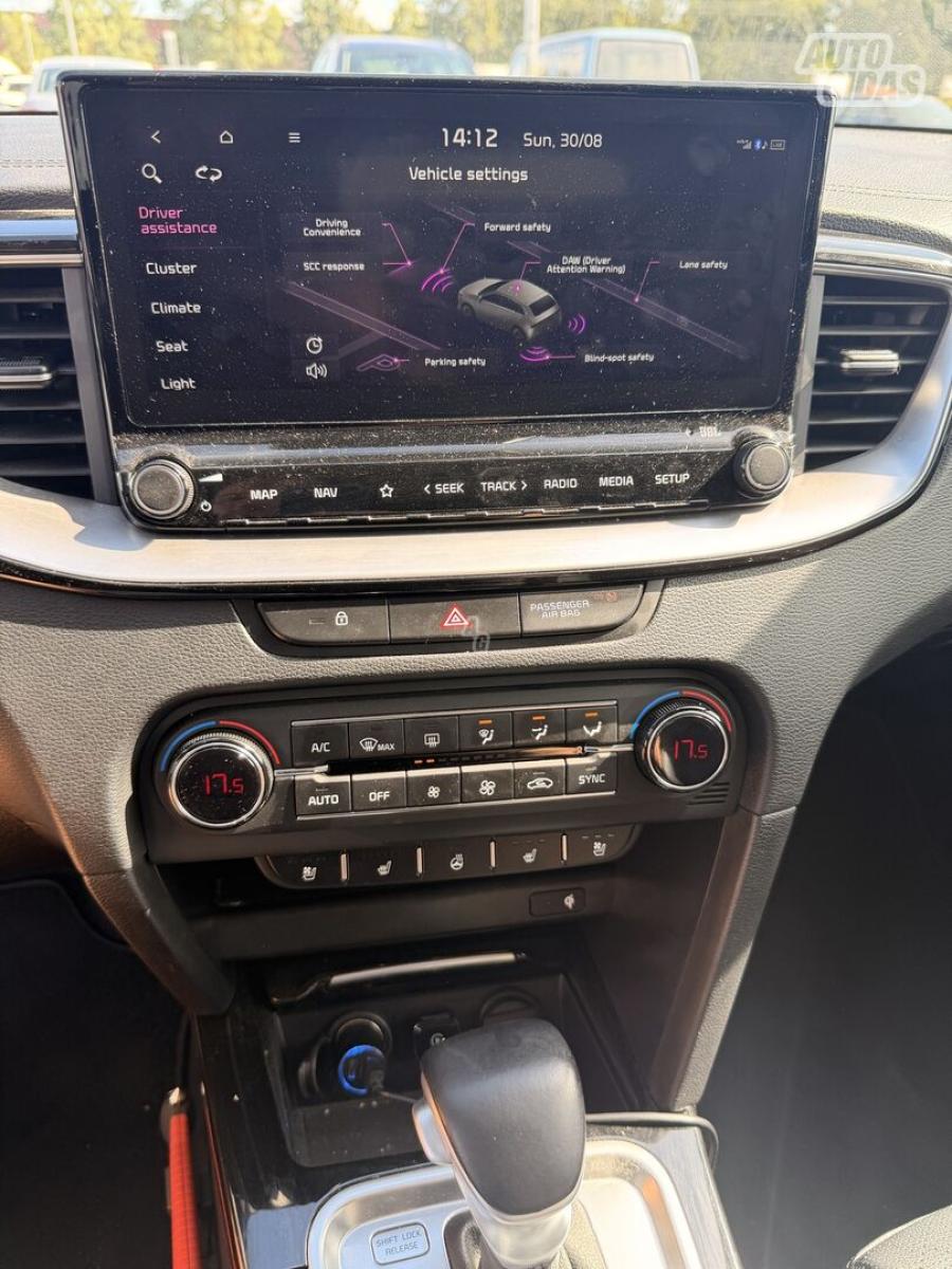 Grey Kia Ceed 2020 in Kaunas, with an engine capacity of 1.60 L and mileage of 183 thousand km for 13500 €, photo 9 on AUTOMOTO.COM.LV