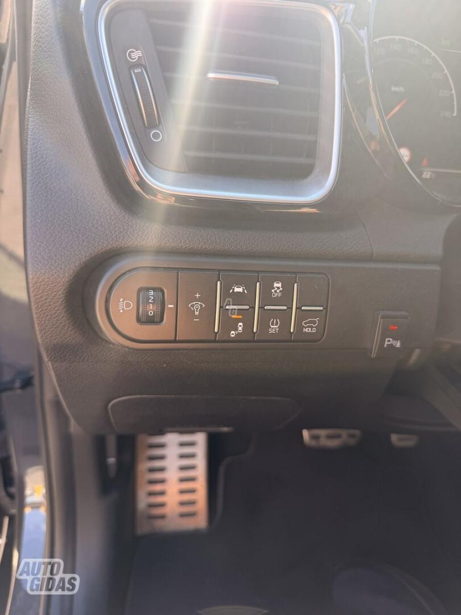 Grey Kia Ceed 2020 in Kaunas, with an engine capacity of 1.60 L and mileage of 183 thousand km for 13500 €, photo 16 on AUTOMOTO.COM.LV