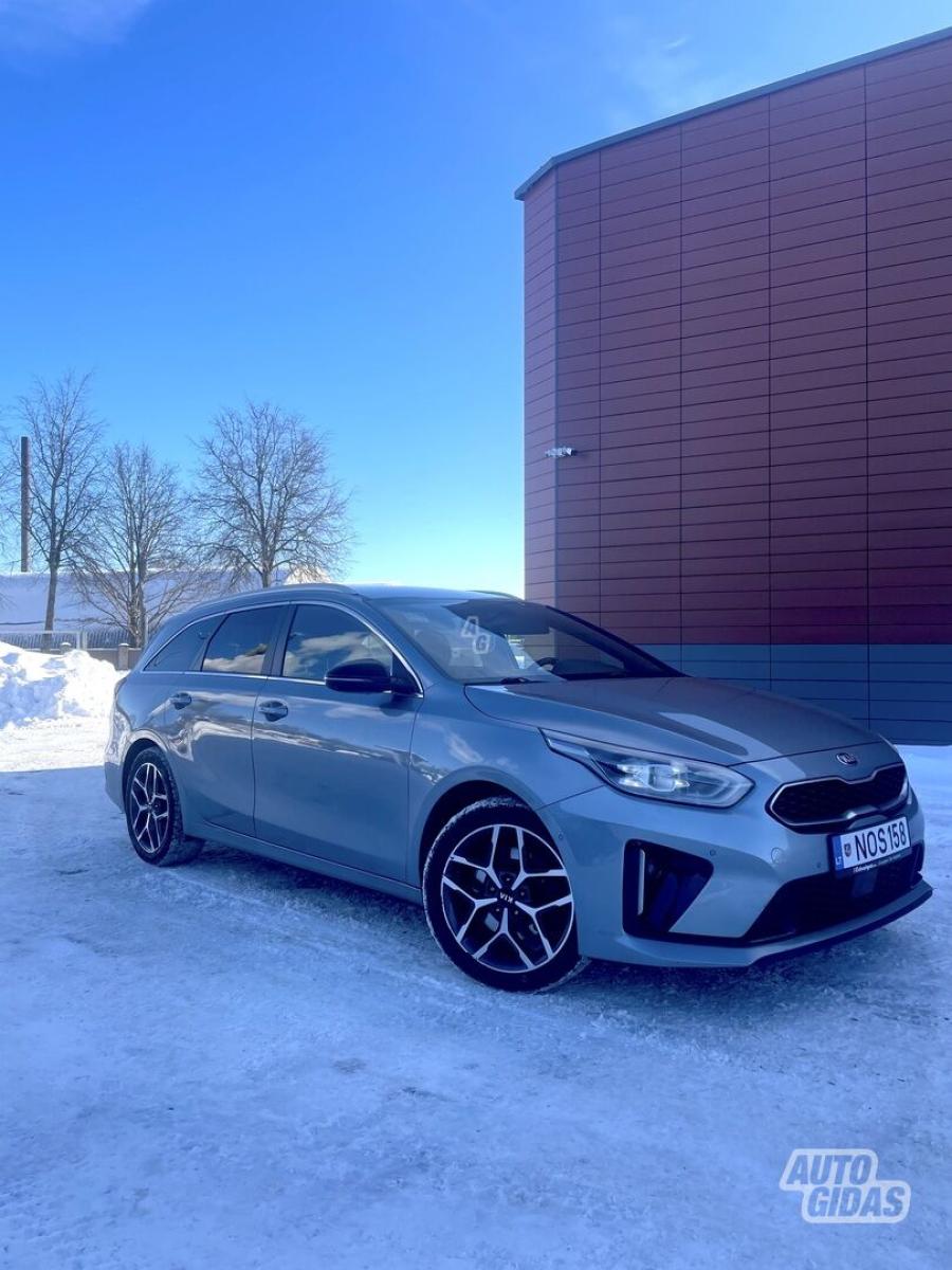 Grey Kia Ceed 2021 in Klaipeda, with an engine capacity of 1.60 L and mileage of 219 thousand km for 11500 €, photo 1 on AUTOMOTO.COM.LV