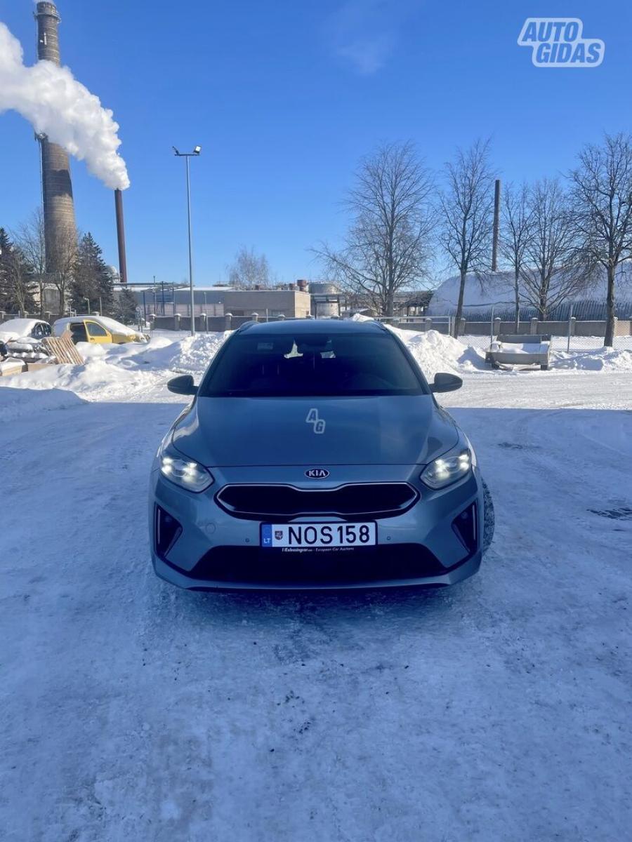 Grey Kia Ceed 2021 in Klaipeda, with an engine capacity of 1.60 L and mileage of 219 thousand km for 11500 €, photo 4 on AUTOMOTO.COM.LV