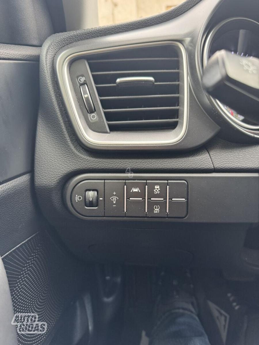 Pelēks Kia Ceed 2021 Viļņa, ar dzinēja tilpumu 1.50 L un nobraukumu 62 tūkst. km par 15100 €, foto 16 vietnē AUTOMOTO.COM.LV