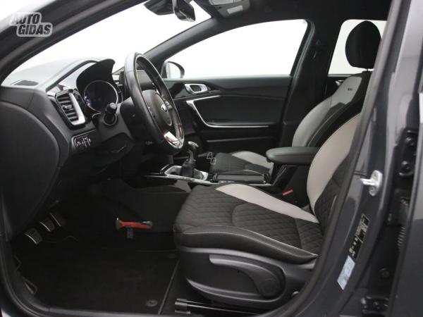 Grey Kia Ceed 2021 in Vilnius, with an engine capacity of 1.00 L and mileage of 191 thousand km for 10399 €, photo 4 on AUTOMOTO.COM.LV