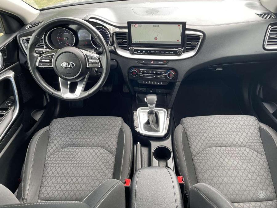 Grey Kia Ceed 2021 in Vilnius, with an engine capacity of 1.60 L and mileage of 140 thousand km for 10650 €, photo 7 on AUTOMOTO.COM.LV