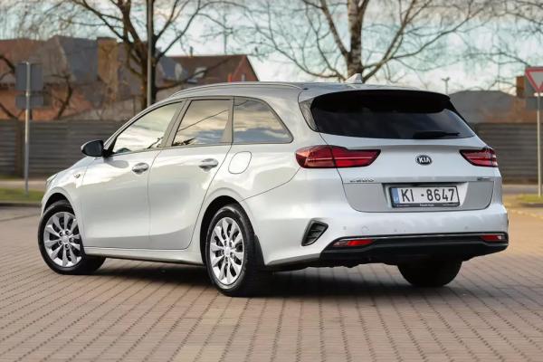 Grey Kia Ceed 2021 in Jelgava, with an engine capacity of 1.60 L and mileage of 70 thousand km for 15300 €, photo 6 on AUTOMOTO.COM.LV