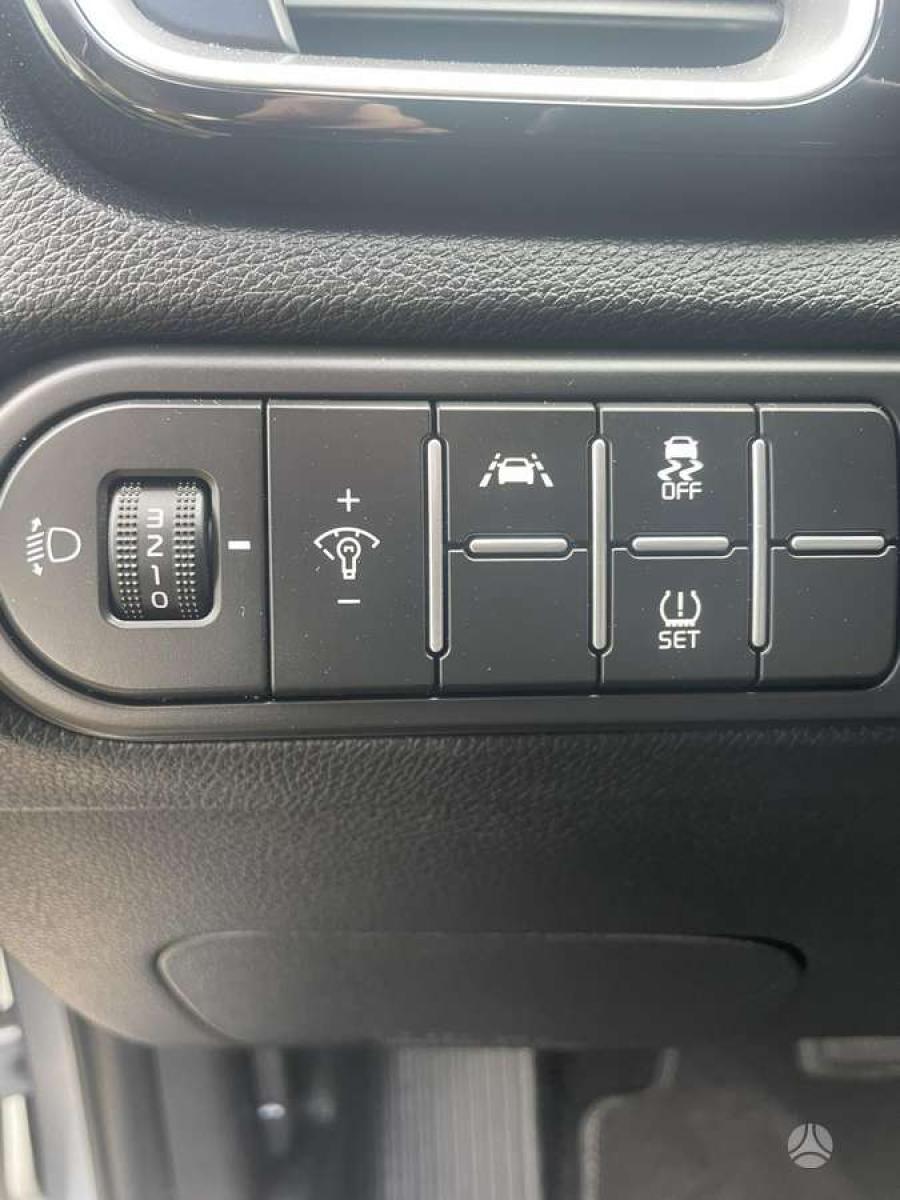 Grey Kia Ceed 2021 in Vilnius, with an engine capacity of 1.60 L and mileage of 140 thousand km for 9950 €, photo 18 on AUTOMOTO.COM.LV