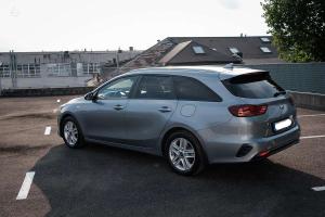 Grey Kia Ceed 2021 in Vilnius, with an engine capacity of 1.48 L and mileage of 46 thousand km for 14999 €, photo 3 on AUTOMOTO.COM.LV