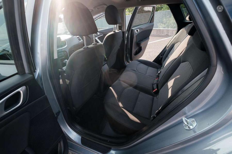 Grey Kia Ceed 2021 in Vilnius, with an engine capacity of 1.48 L and mileage of 46 thousand km for 14999 €, photo 15 on AUTOMOTO.COM.LV