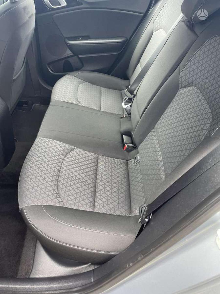 Grey Kia Ceed 2021 in Vilnius, with an engine capacity of 1.60 L and mileage of 140 thousand km for 9950 €, photo 12 on AUTOMOTO.COM.LV