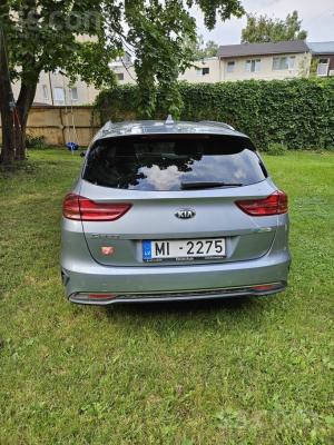 Grey Kia Ceed 2021 in Riga, with an engine capacity of 1.60 L and mileage of 63 thousand km for 14000 €, photo 4 on AUTOMOTO.COM.LV