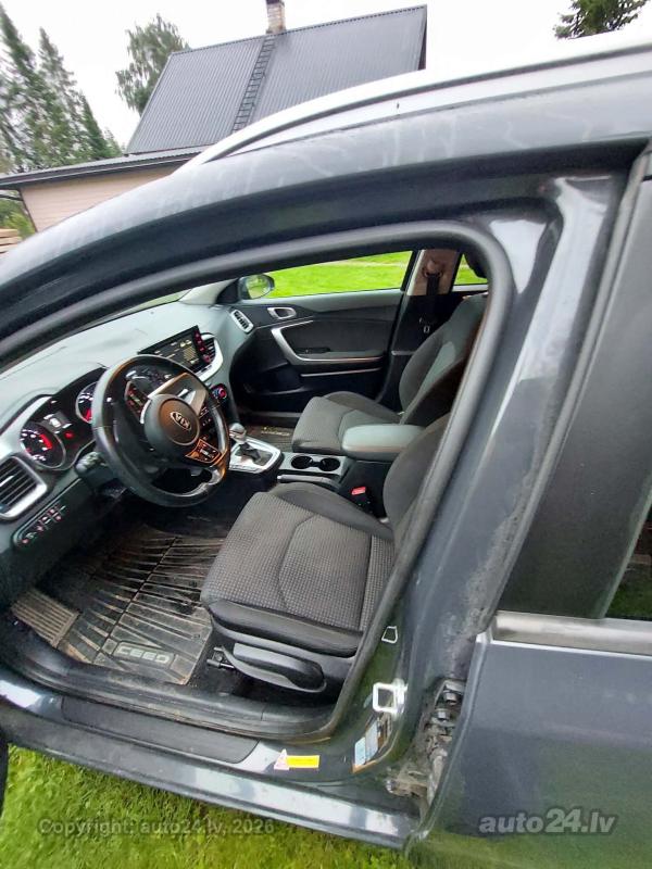 Grey Kia Ceed 2021 in Tallinn, with an engine capacity of 1.50 L and mileage of 69 thousand km for 16100 €, photo 1 on AUTOMOTO.COM.LV