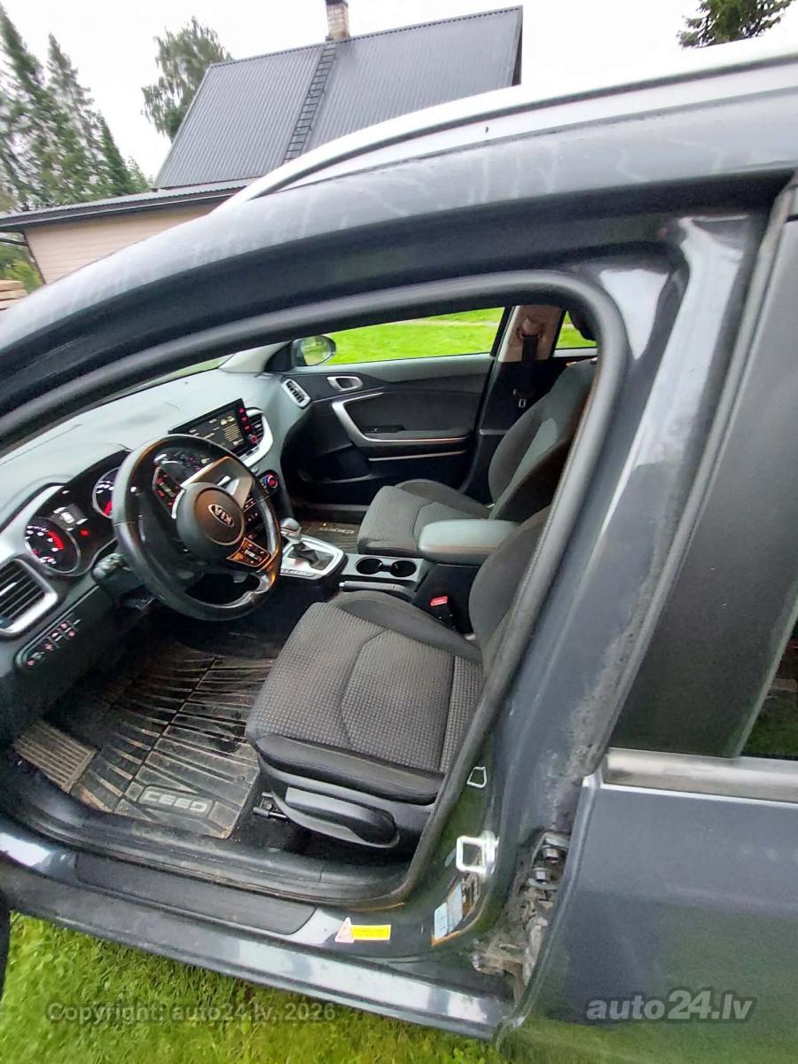 Grey Kia Ceed 2021 in Tallinn, with an engine capacity of 1.50 L and mileage of 69 thousand km for 16100 €, photo 1 on AUTOMOTO.COM.LV