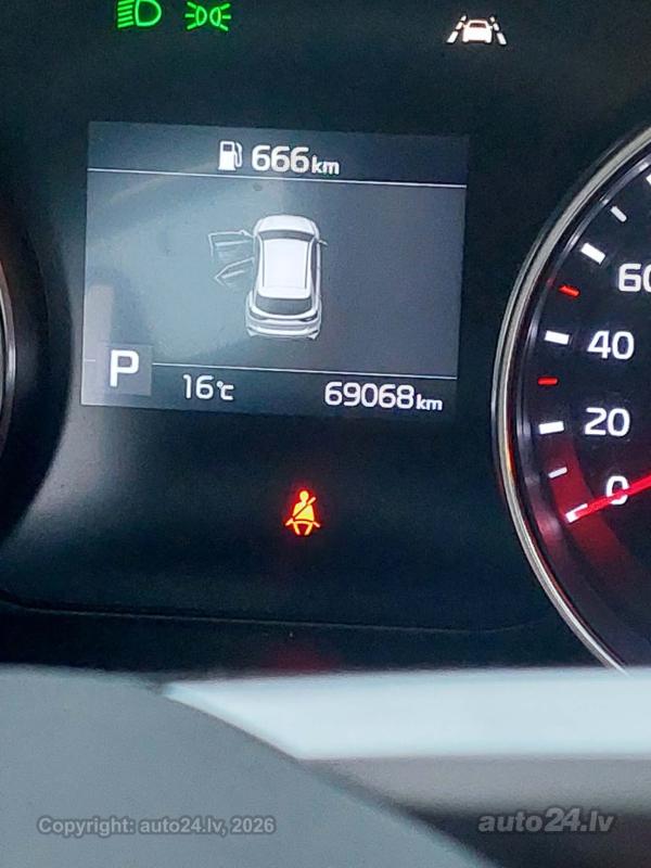 Grey Kia Ceed 2021 in Tallinn, with an engine capacity of 1.50 L and mileage of 69 thousand km for 16100 €, photo 3 on AUTOMOTO.COM.LV