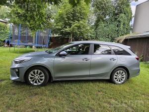 Grey Kia Ceed 2021 in Riga, with an engine capacity of 1.60 L and mileage of 63 thousand km for 12500 €, photo 6 on AUTOMOTO.COM.LV