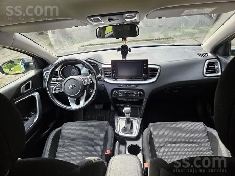 Grey Kia Ceed 2021 in Riga, with an engine capacity of 1.60 L and mileage of 63 thousand km for 12500 €, photo 13 on AUTOMOTO.COM.LV