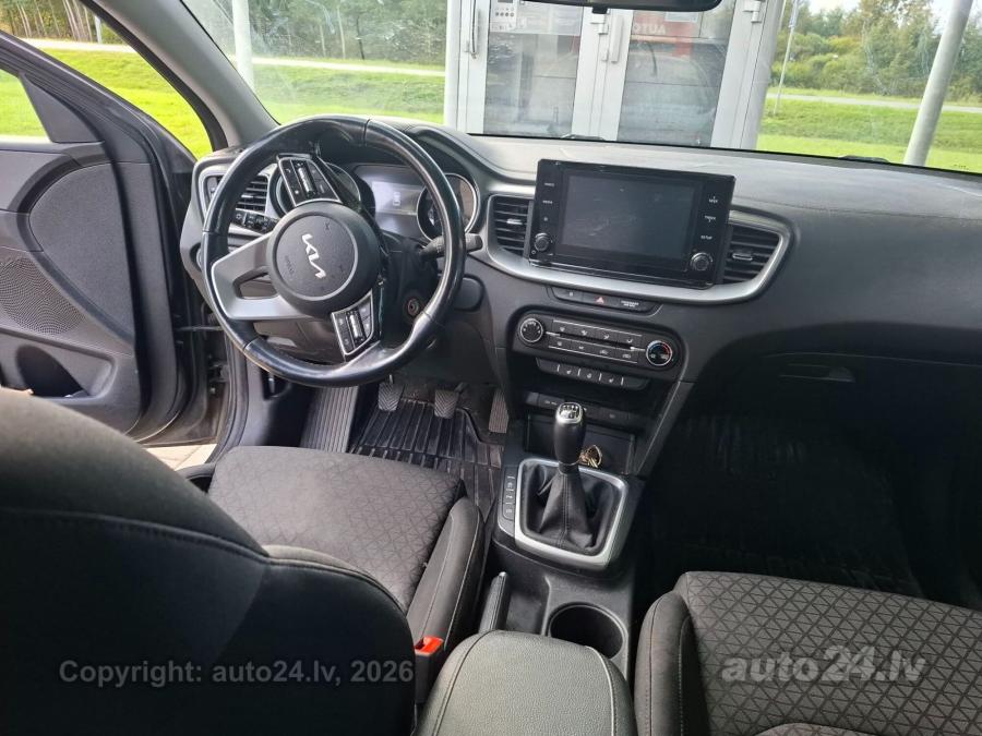 Grey Kia Ceed 2021 in Tallinn, with an engine capacity of 1.50 L and mileage of 59 thousand km for 11500 €, photo 5 on AUTOMOTO.COM.LV