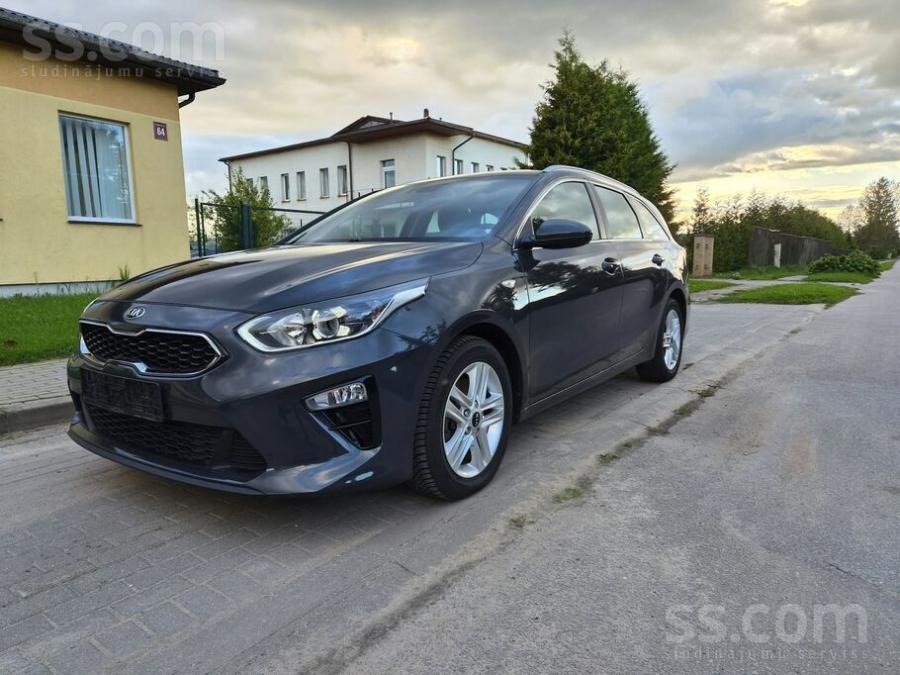Grey Kia Ceed 2021 in Balvi, with an engine capacity of 1.60 L and mileage of 138 thousand km for 10900 €, photo 1 on AUTOMOTO.COM.LV