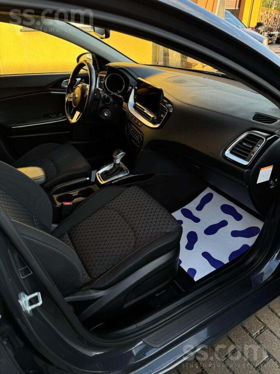 Grey Kia Ceed 2021 in Balvi, with an engine capacity of 1.60 L and mileage of 138 thousand km for 10900 €, photo 8 on AUTOMOTO.COM.LV