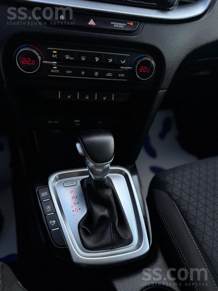 Grey Kia Ceed 2021 in Balvi, with an engine capacity of 1.60 L and mileage of 138 thousand km for 10900 €, photo 13 on AUTOMOTO.COM.LV